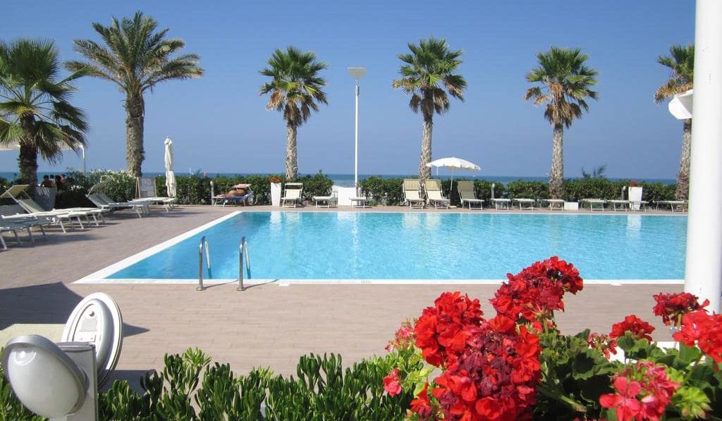Beach & Pool: un’oasi stile Miami sul litorale adriatico - Martur Resort